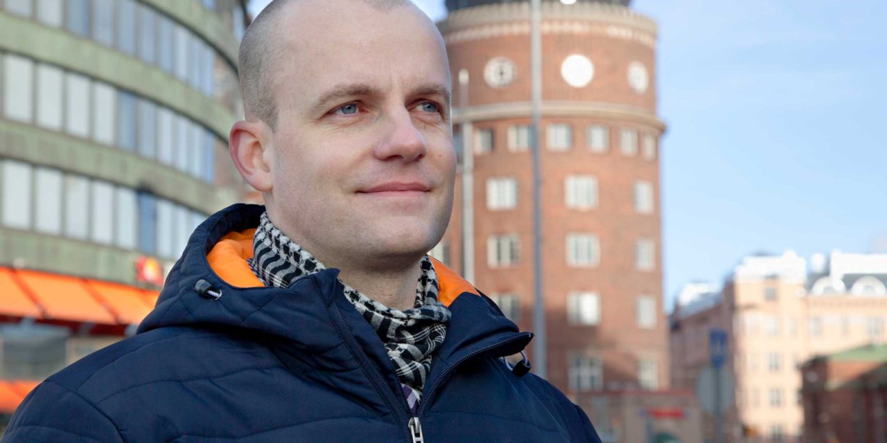 Lek över språk­ och generationsgränserna - Talentia-lehti