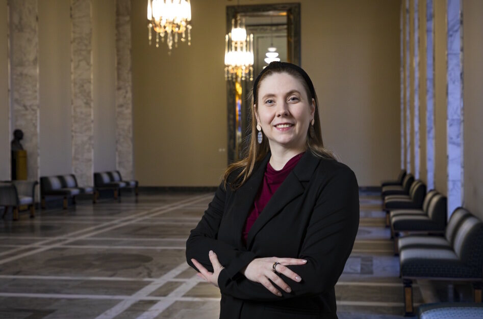 Työssä: kansanedustaja Anette Karlsson - Talentia-lehti